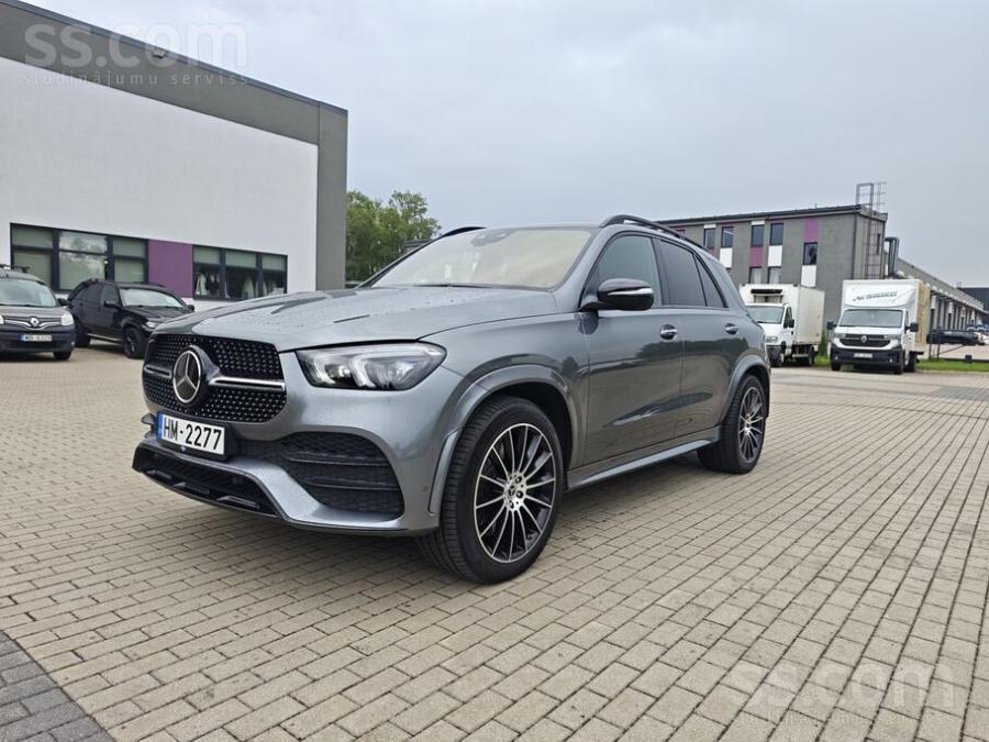 Grey Mercedes-Benz gle-450 2021 in Riga, with an engine capacity of 3.00 L and mileage of 143 thousand km for 50000 €, photo 1 on AUTOMOTO.COM.LV