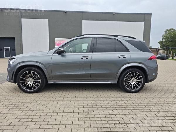 Grey Mercedes-Benz gle-450 2021 in Riga, with an engine capacity of 3.00 L and mileage of 143 thousand km for 50000 €, photo 2 on AUTOMOTO.COM.LV