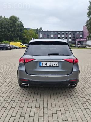 Grey Mercedes-Benz gle-450 2021 in Riga, with an engine capacity of 3.00 L and mileage of 143 thousand km for 50000 €, photo 5 on AUTOMOTO.COM.LV