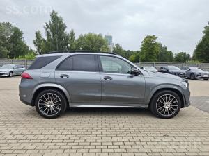 Grey Mercedes-Benz gle-450 2021 in Riga, with an engine capacity of 3.00 L and mileage of 143 thousand km for 50000 €, photo 7 on AUTOMOTO.COM.LV