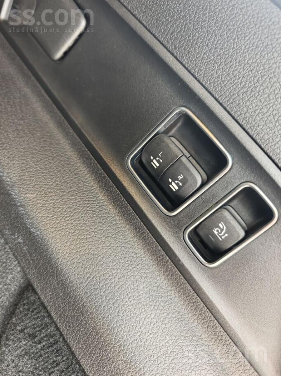 Grey Mercedes-Benz gle-450 2021 in Riga, with an engine capacity of 3.00 L and mileage of 143 thousand km for 50000 €, photo 10 on AUTOMOTO.COM.LV