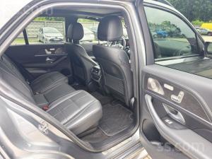 Grey Mercedes-Benz gle-450 2021 in Riga, with an engine capacity of 3.00 L and mileage of 143 thousand km for 50000 €, photo 11 on AUTOMOTO.COM.LV