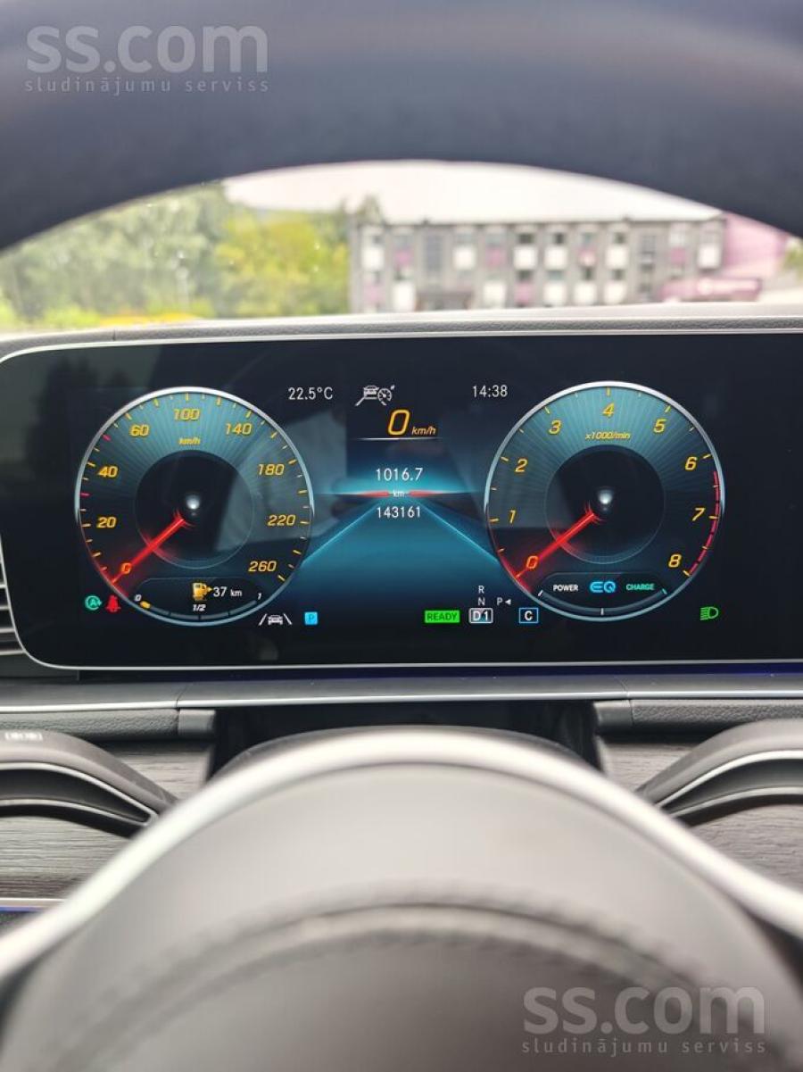Grey Mercedes-Benz gle-450 2021 in Riga, with an engine capacity of 3.00 L and mileage of 143 thousand km for 50000 €, photo 16 on AUTOMOTO.COM.LV