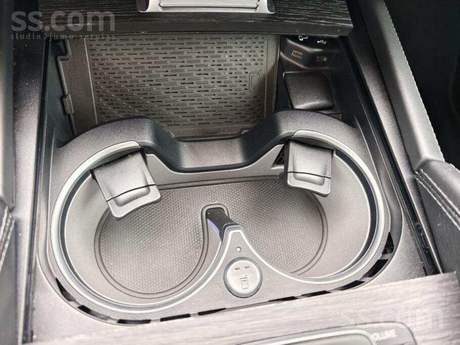 Grey Mercedes-Benz gle-450 2021 in Riga, with an engine capacity of 3.00 L and mileage of 143 thousand km for 50000 €, photo 18 on AUTOMOTO.COM.LV