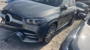 Grey Mercedes-Benz gle-450 2023 in Siauliai, with an engine capacity of 3.00 L and mileage of 80 thousand km for 31339 €, photo  on AUTOMOTO.COM.LV