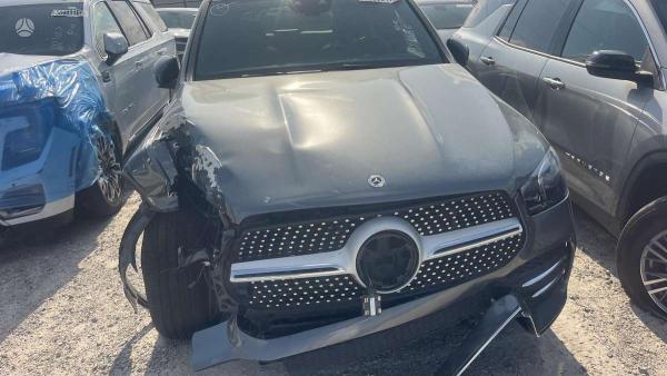 Pelēks Mercedes-Benz gle-450 2023 Šauļi, ar dzinēja tilpumu 3.00 L un nobraukumu 80 tūkst. km par 31339 €, foto 3 vietnē AUTOMOTO.COM.LV