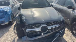 Grey Mercedes-Benz gle-450 2023 in Siauliai, with an engine capacity of 3.00 L and mileage of 80 thousand km for 31339 €, photo 3 on AUTOMOTO.COM.LV