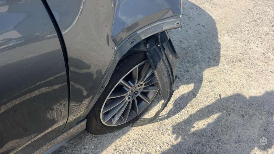 Grey Mercedes-Benz gle-450 2023 in Siauliai, with an engine capacity of 3.00 L and mileage of 80 thousand km for 31339 €, photo 7 on AUTOMOTO.COM.LV