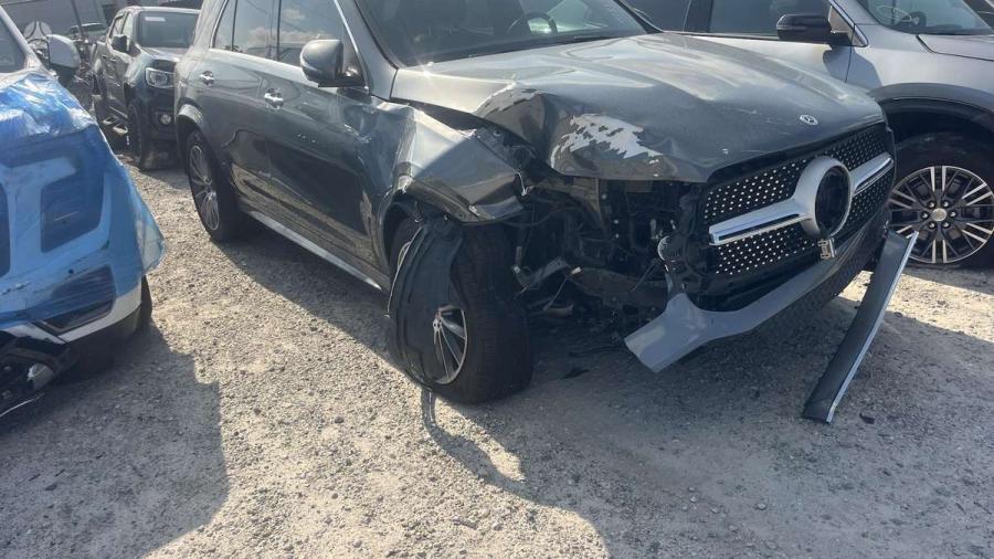 Grey Mercedes-Benz gle-450 2023 in Siauliai, with an engine capacity of 3.00 L and mileage of 80 thousand km for 31339 €, photo 13 on AUTOMOTO.COM.LV