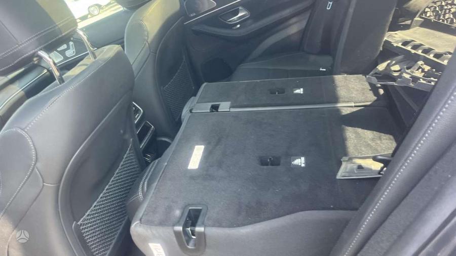Grey Mercedes-Benz gle-450 2023 in Siauliai, with an engine capacity of 3.00 L and mileage of 80 thousand km for 31339 €, photo 31 on AUTOMOTO.COM.LV