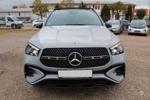 Pelēks Mercedes-Benz gle-450 2024 Viļņa, ar dzinēja tilpumu 2.99 L un nobraukumu 24 tūkst. km par 84989 €, foto 2 vietnē AUTOMOTO.COM.LV