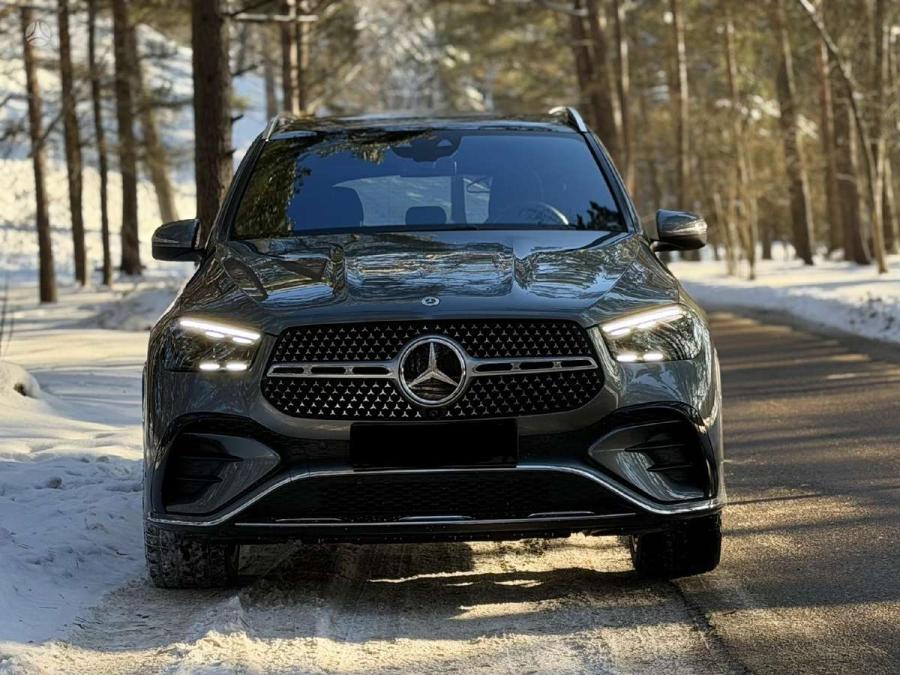 Grey Mercedes-Benz gle-450 2024 in Vilnius, with an engine capacity of 3.00 L and mileage of 35 thousand km for 88888 €, photo 4 on AUTOMOTO.COM.LV