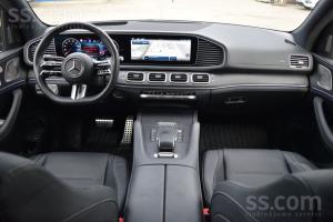 Grey Mercedes-Benz gle-450 2025 in Riga, with an engine capacity of 3.00 L and mileage of 35 thousand km for 89900 €, photo 5 on AUTOMOTO.COM.LV
