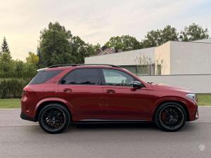 Sarkans Mercedes-Benz gle-450 2024 Viļņa, ar dzinēja tilpumu 2.99 L un nobraukumu 15 tūkst. km par 86500 €, foto 4 vietnē AUTOMOTO.COM.LV