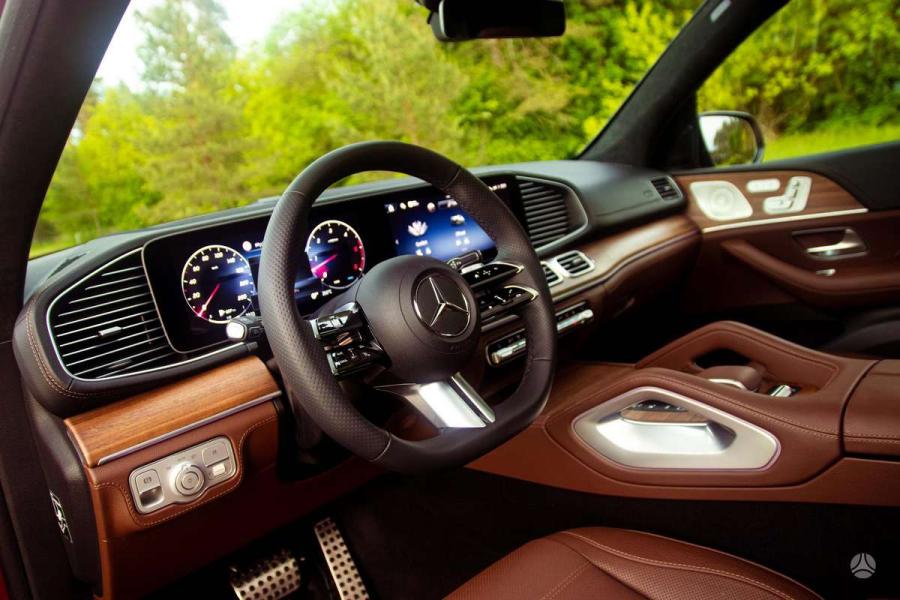 Sarkans Mercedes-Benz gle-450 2024 Viļņa, ar dzinēja tilpumu 2.99 L un nobraukumu 15 tūkst. km par 86500 €, foto 12 vietnē AUTOMOTO.COM.LV