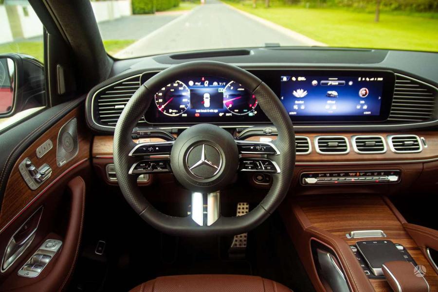 Sarkans Mercedes-Benz gle-450 2024 Viļņa, ar dzinēja tilpumu 2.99 L un nobraukumu 15 tūkst. km par 86500 €, foto 17 vietnē AUTOMOTO.COM.LV