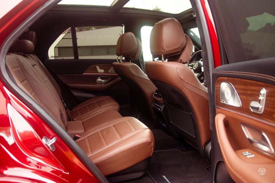 Sarkans Mercedes-Benz gle-450 2024 Viļņa, ar dzinēja tilpumu 2.99 L un nobraukumu 15 tūkst. km par 86500 €, foto 21 vietnē AUTOMOTO.COM.LV