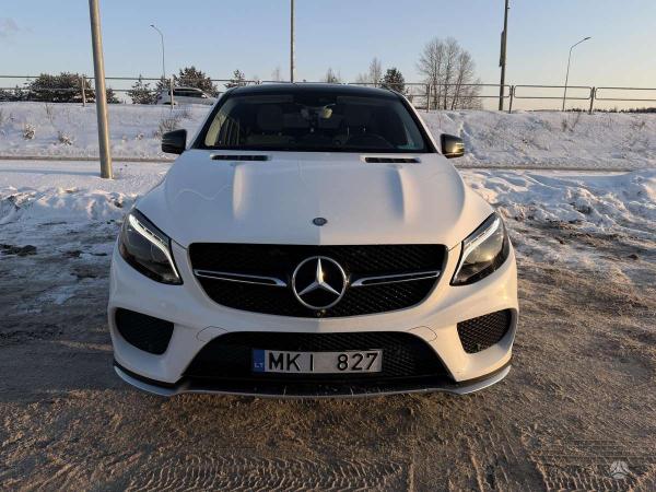 White Mercedes-Benz gle-450 2017 in Vilnius, with an engine capacity of 3.00 L and mileage of 184 thousand km for 31000 €, photo 1 on AUTOMOTO.COM.LV
