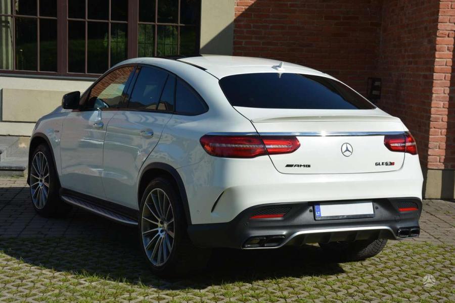 White Mercedes-Benz gle-450 2015 in Vilnius, with an engine capacity of 3.00 L and mileage of 153 thousand km for 30000 €, photo 3 on AUTOMOTO.COM.LV