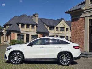 White Mercedes-Benz gle-450 2015 in Vilnius, with an engine capacity of 3.00 L and mileage of 153 thousand km for 30000 €, photo 5 on AUTOMOTO.COM.LV