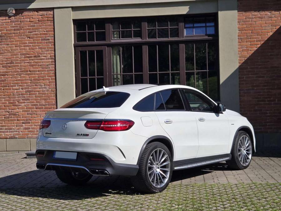 White Mercedes-Benz gle-450 2015 in Vilnius, with an engine capacity of 3.00 L and mileage of 153 thousand km for 30000 €, photo 6 on AUTOMOTO.COM.LV