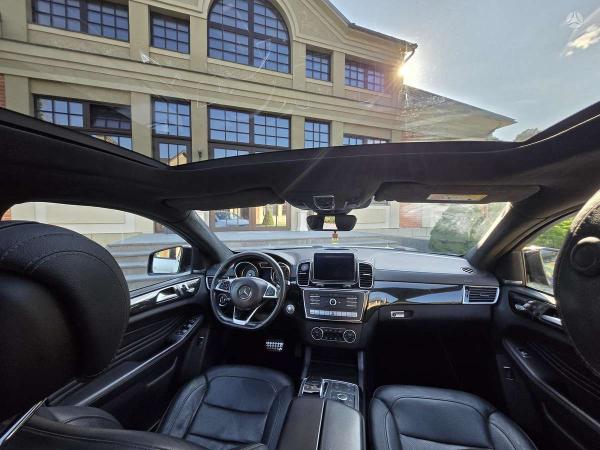 White Mercedes-Benz gle-450 2015 in Vilnius, with an engine capacity of 3.00 L and mileage of 153 thousand km for 30000 €, photo 9 on AUTOMOTO.COM.LV