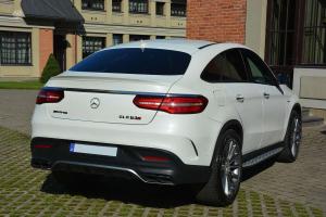 White Mercedes-Benz gle-450 2015 in Vilnius, with an engine capacity of 3.00 L and mileage of 153 thousand km for 30000 €, photo 14 on AUTOMOTO.COM.LV
