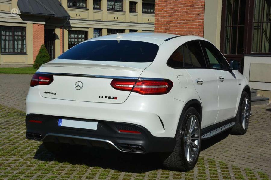 White Mercedes-Benz gle-450 2015 in Vilnius, with an engine capacity of 3.00 L and mileage of 153 thousand km for 30000 €, photo 14 on AUTOMOTO.COM.LV