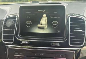 White Mercedes-Benz gle-450 2015 in Vilnius, with an engine capacity of 3.00 L and mileage of 153 thousand km for 30000 €, photo 17 on AUTOMOTO.COM.LV
