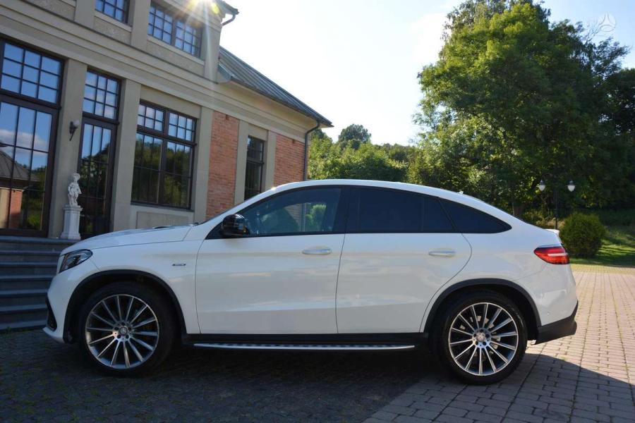 White Mercedes-Benz gle-450 2015 in Vilnius, with an engine capacity of 3.00 L and mileage of 153 thousand km for 30000 €, photo 21 on AUTOMOTO.COM.LV