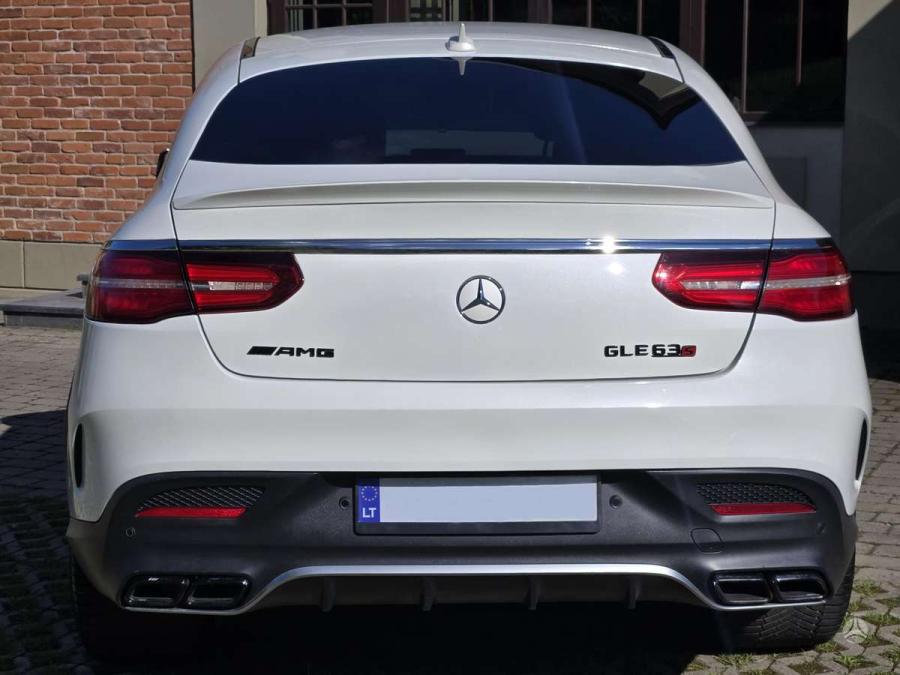 White Mercedes-Benz gle-450 2015 in Vilnius, with an engine capacity of 3.00 L and mileage of 153 thousand km for 30000 €, photo 22 on AUTOMOTO.COM.LV