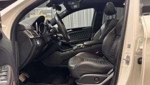 Balts Mercedes-Benz gle-450 2016 Rīga, ar dzinēja tilpumu 3.00 L un nobraukumu 240 tūkst. km par 28490 €, foto 8 vietnē AUTOMOTO.COM.LV