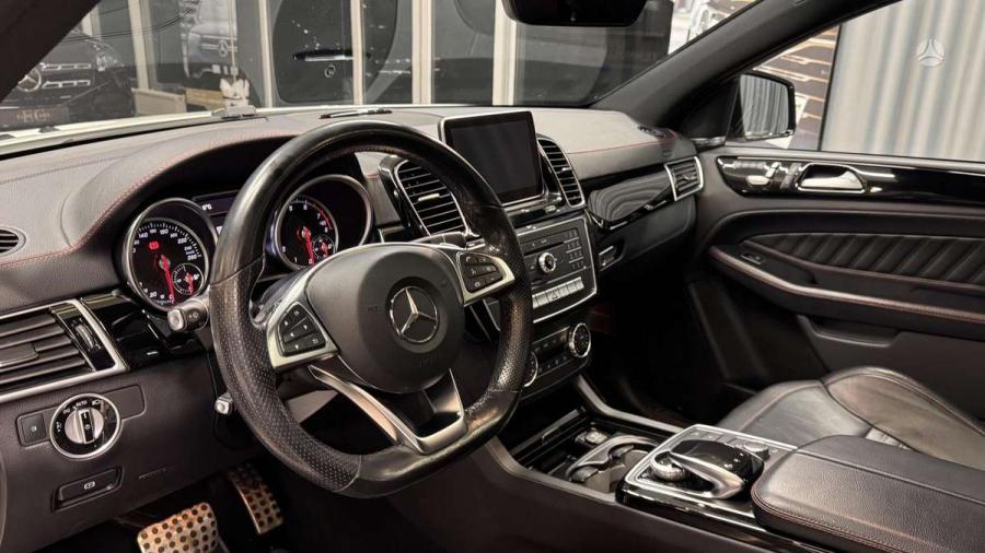 Balts Mercedes-Benz gle-450 2016 Rīga, ar dzinēja tilpumu 3.00 L un nobraukumu 240 tūkst. km par 28490 €, foto 9 vietnē AUTOMOTO.COM.LV