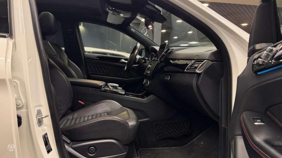 Balts Mercedes-Benz gle-450 2016 Rīga, ar dzinēja tilpumu 3.00 L un nobraukumu 240 tūkst. km par 28490 €, foto 12 vietnē AUTOMOTO.COM.LV