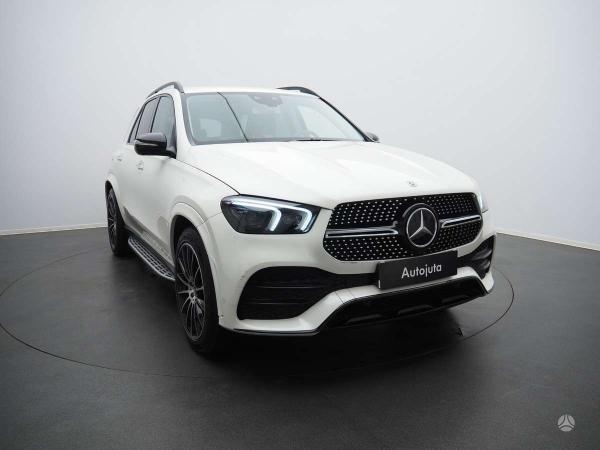 Белый Мерседес GLE 450 2020 в Вильнюс, объемом двигателя 3.00 л и пробегом 96 тыс. км за 51500 €, фото 3 на AUTOMOTO.COM.LV