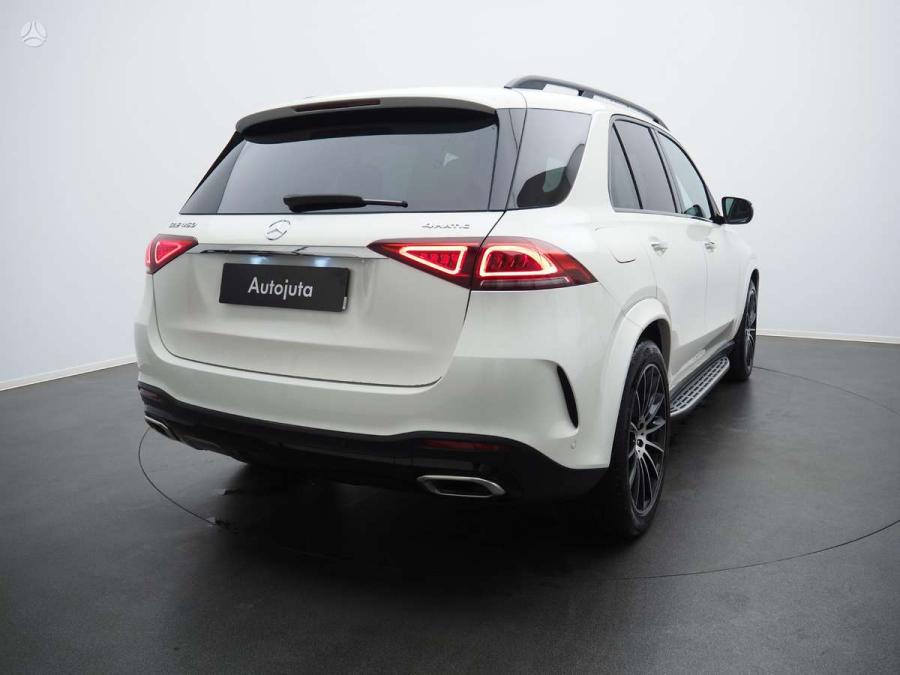 Balts Mercedes-Benz gle-450 2020 Viļņa, ar dzinēja tilpumu 3.00 L un nobraukumu 96 tūkst. km par 51500 €, foto 4 vietnē AUTOMOTO.COM.LV