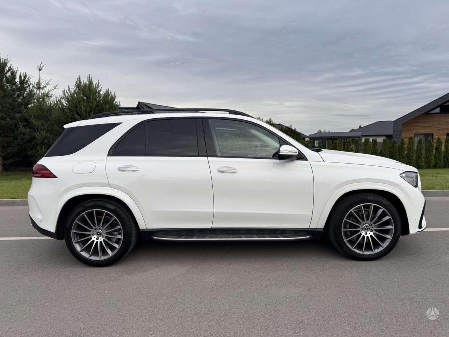 Balts Mercedes-Benz gle-450 2024 Palanga, ar dzinēja tilpumu 3.00 L un nobraukumu 29 tūkst. km par 76000 €, foto 3 vietnē AUTOMOTO.COM.LV