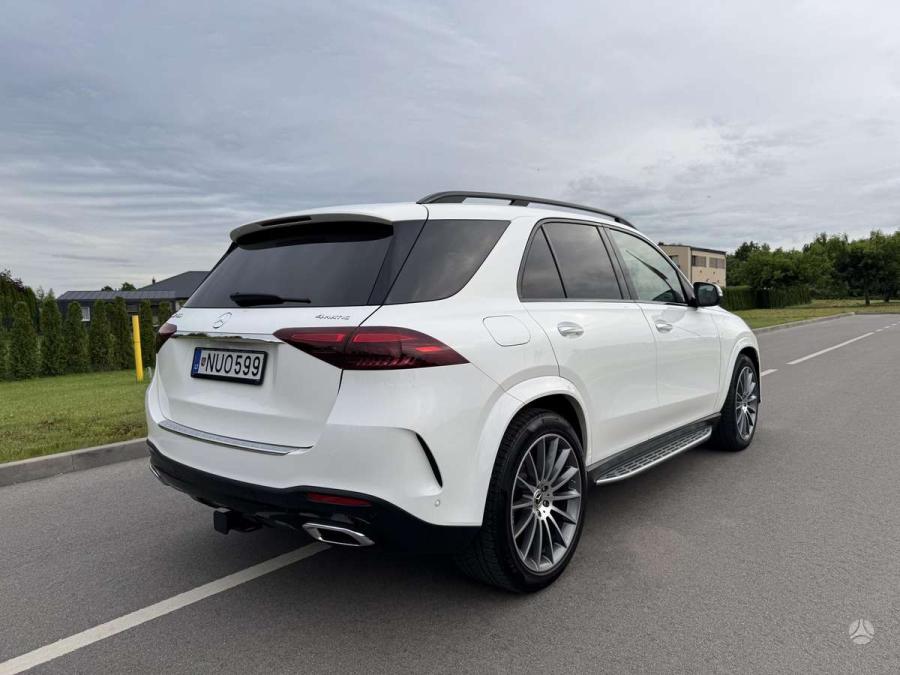 Balts Mercedes-Benz gle-450 2024 Palanga, ar dzinēja tilpumu 3.00 L un nobraukumu 29 tūkst. km par 76000 €, foto 4 vietnē AUTOMOTO.COM.LV