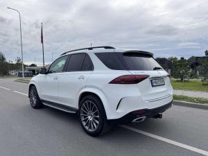 Balts Mercedes-Benz gle-450 2024 Palanga, ar dzinēja tilpumu 3.00 L un nobraukumu 29 tūkst. km par 76000 €, foto 5 vietnē AUTOMOTO.COM.LV