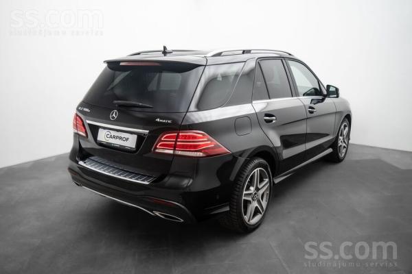 Melns Mercedes-Benz gle-500 2016 Tallina, ar dzinēja tilpumu 3.00 L un nobraukumu 207 tūkst. km par 18999 €, foto 4 vietnē AUTOMOTO.COM.LV