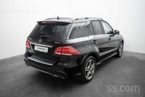 Черный Мерседес GLE 500 2016 в Таллин, объемом двигателя 3.00 л и пробегом 207 тыс. км за 18999 €, фото 4 на AUTOMOTO.COM.LV