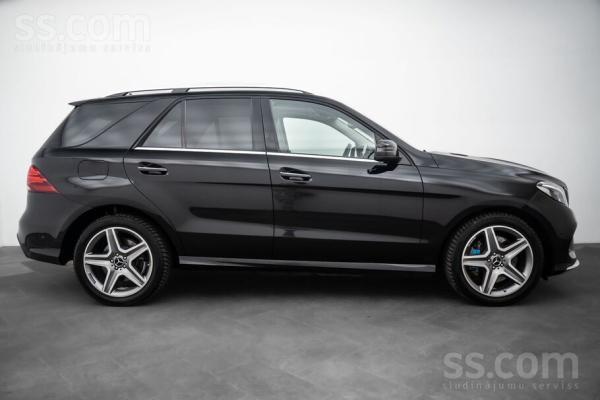Melns Mercedes-Benz gle-500 2016 Tallina, ar dzinēja tilpumu 3.00 L un nobraukumu 207 tūkst. km par 18999 €, foto 7 vietnē AUTOMOTO.COM.LV