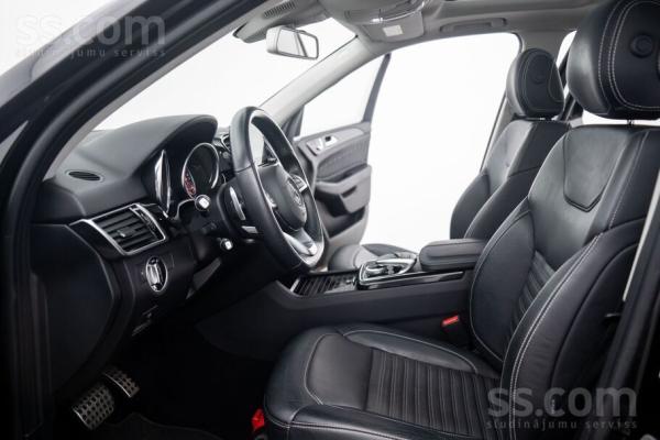 Melns Mercedes-Benz gle-500 2016 Tallina, ar dzinēja tilpumu 3.00 L un nobraukumu 207 tūkst. km par 18999 €, foto 10 vietnē AUTOMOTO.COM.LV