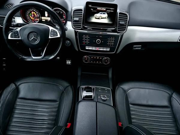 Melns Mercedes-Benz gle-500 2018 Rīga, ar dzinēja tilpumu 3.00 L un nobraukumu 189 tūkst. km par 23390 €, foto 9 vietnē AUTOMOTO.COM.LV