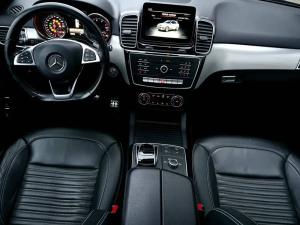 Melns Mercedes-Benz gle-500 2018 Rīga, ar dzinēja tilpumu 3.00 L un nobraukumu 189 tūkst. km par 23390 €, foto 10 vietnē AUTOMOTO.COM.LV