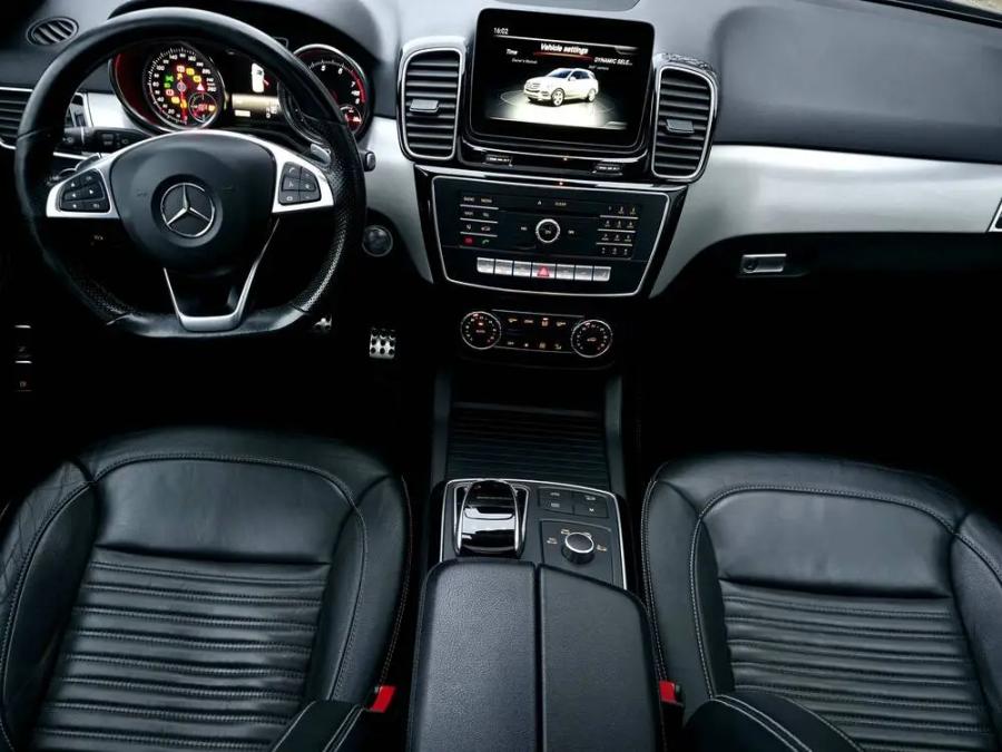 Melns Mercedes-Benz gle-500 2018 Rīga, ar dzinēja tilpumu 3.00 L un nobraukumu 189 tūkst. km par 23390 €, foto 10 vietnē AUTOMOTO.COM.LV