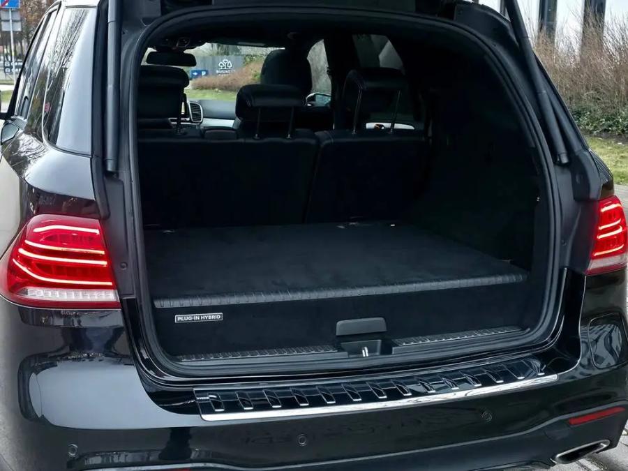 Melns Mercedes-Benz gle-500 2018 Rīga, ar dzinēja tilpumu 3.00 L un nobraukumu 189 tūkst. km par 23390 €, foto 24 vietnē AUTOMOTO.COM.LV