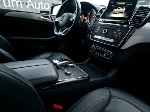 Melns Mercedes-Benz gle-500 2018 Rīga, ar dzinēja tilpumu 3.00 L un nobraukumu 189 tūkst. km par 23390 €, foto 37 vietnē AUTOMOTO.COM.LV