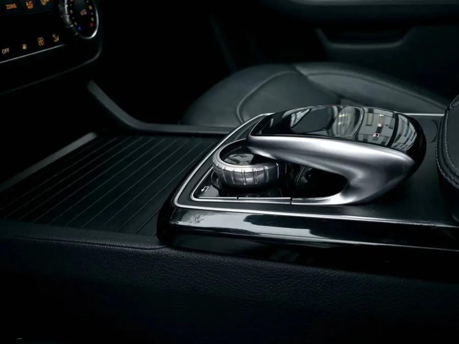 Melns Mercedes-Benz gle-500 2018 Rīga, ar dzinēja tilpumu 3.00 L un nobraukumu 189 tūkst. km par 23390 €, foto 41 vietnē AUTOMOTO.COM.LV