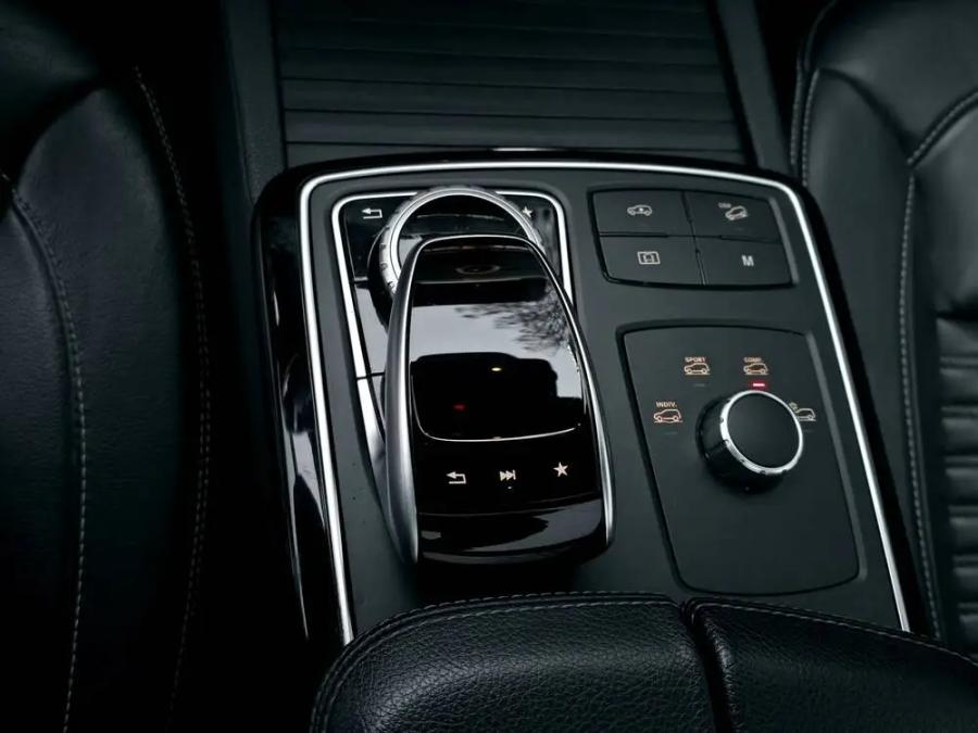 Melns Mercedes-Benz gle-500 2018 Rīga, ar dzinēja tilpumu 3.00 L un nobraukumu 189 tūkst. km par 23390 €, foto 42 vietnē AUTOMOTO.COM.LV